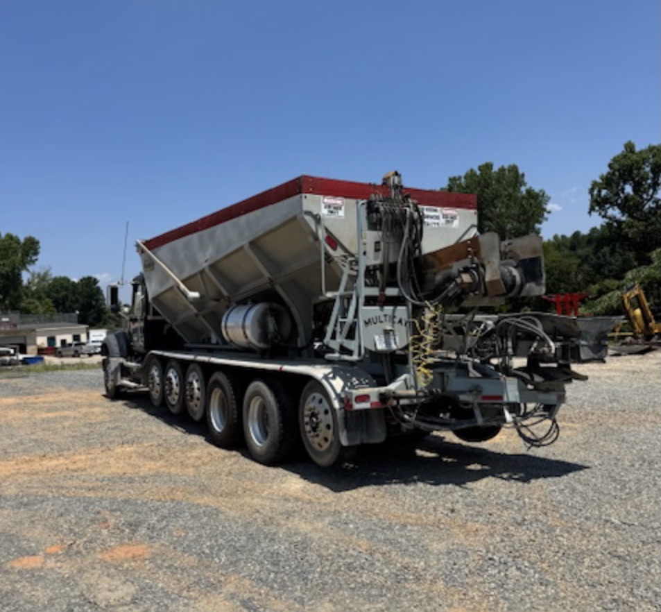 For Sale: 2013 Bay Lynx Stone Slinger on a 2013 Mack Granite - ConcreteIron