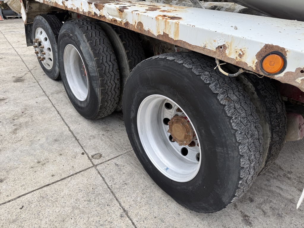 2015 MACK Granite GU813 Ready Mix Truck - ConcreteIron