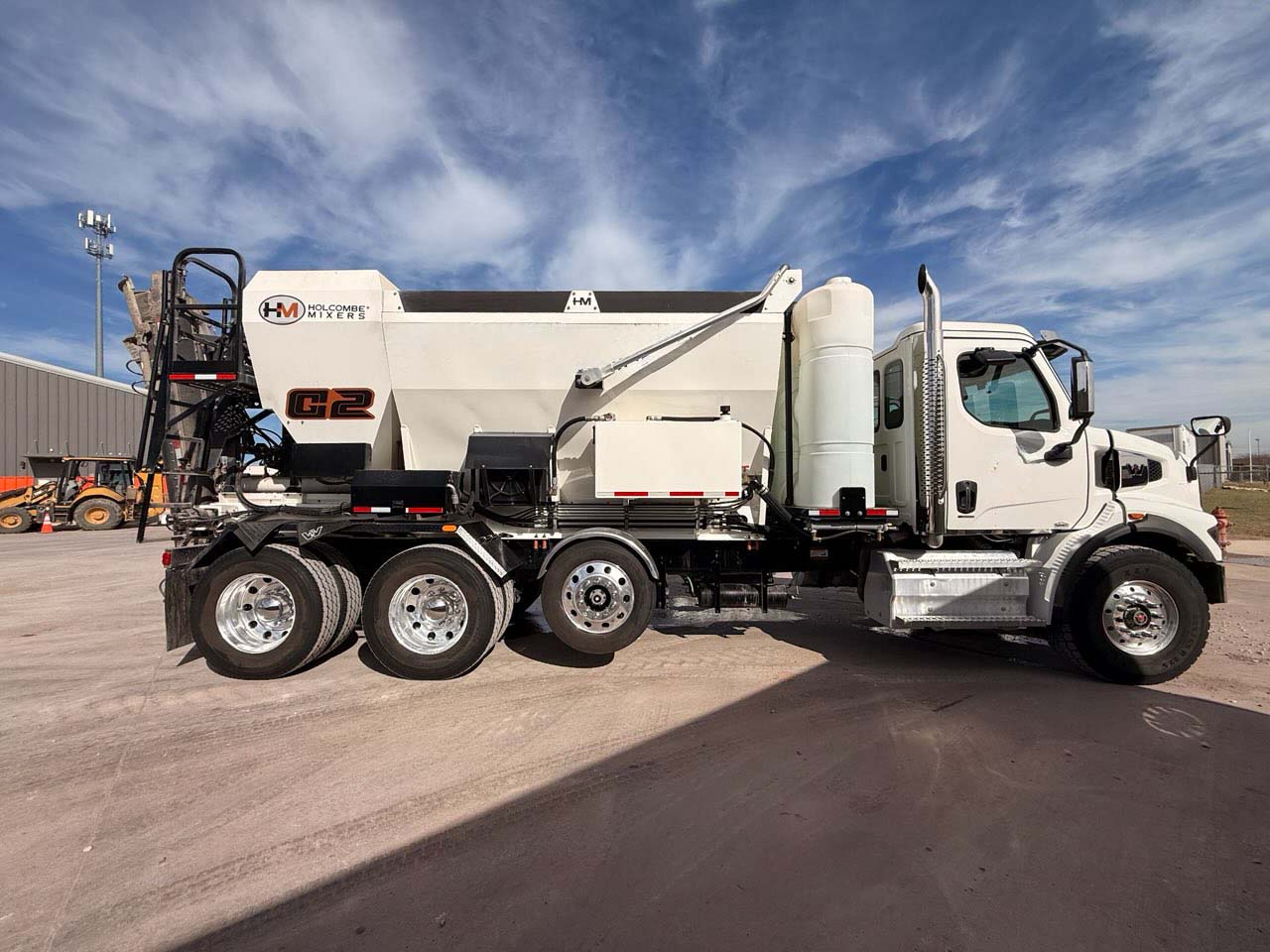 2025 Holcombe G2 Volumetric Mixer on Western Star 47X – Detroit DD13